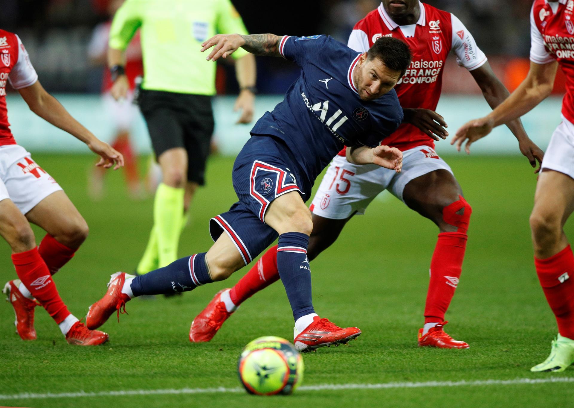 Mbappé marca un doblete en el debut de Messi en PSG - La Marea Mbappé marca un doblete en el debut de Messi en PSG - La Marea